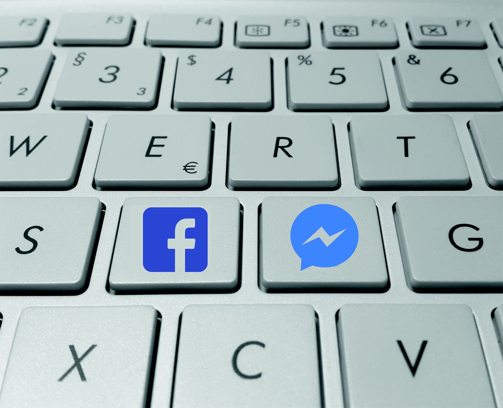 Online Marketing Q&A: Facebook Page vs. Profile—Which is better for ...